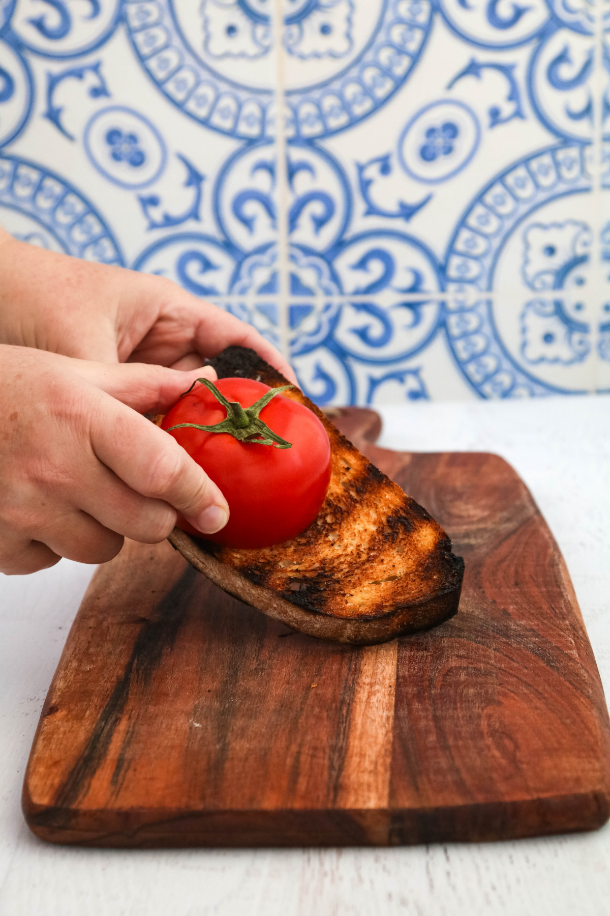 Catalan Tomato Bread (pa amb tomàquet) - Pook's Pantry Recipe Blog